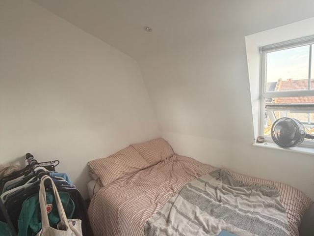 Room at Meadow Place, Greater London