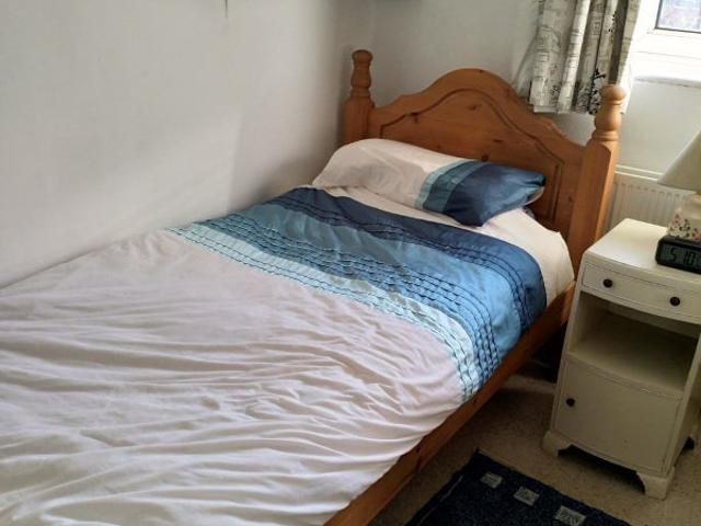 Room at Meadow Road, Greater London