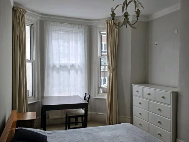 Room at Meadow Road, Greater London