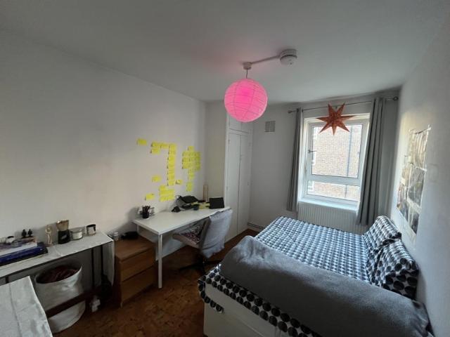 Room at Meadow Road, Greater London