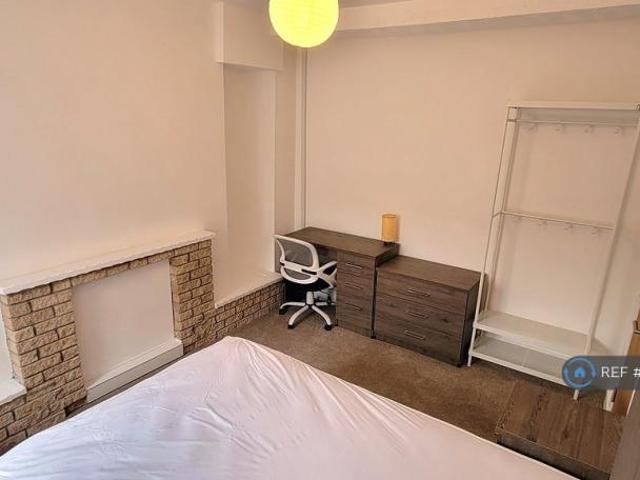 Room at Meadow Street, Pontypridd