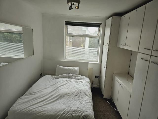 Room at Meadowbank, Greater London