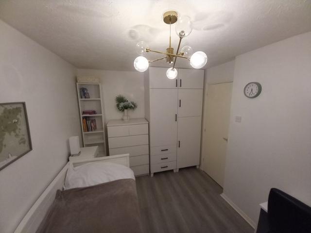 Room at Meadowview Road, Greater London