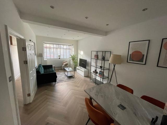 Room at Meath Road, Greater London