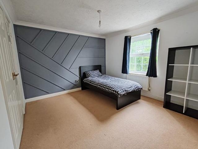 Room at Medley Grove, Warwick