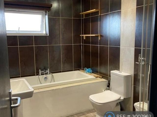 Room at Medway, Tamworth