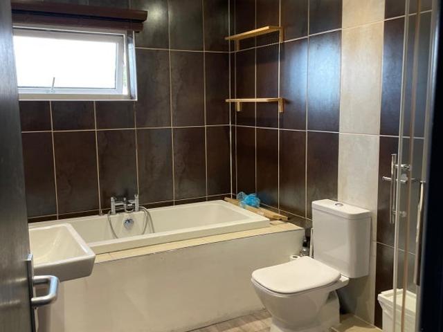 Room at Medway, Tamworth