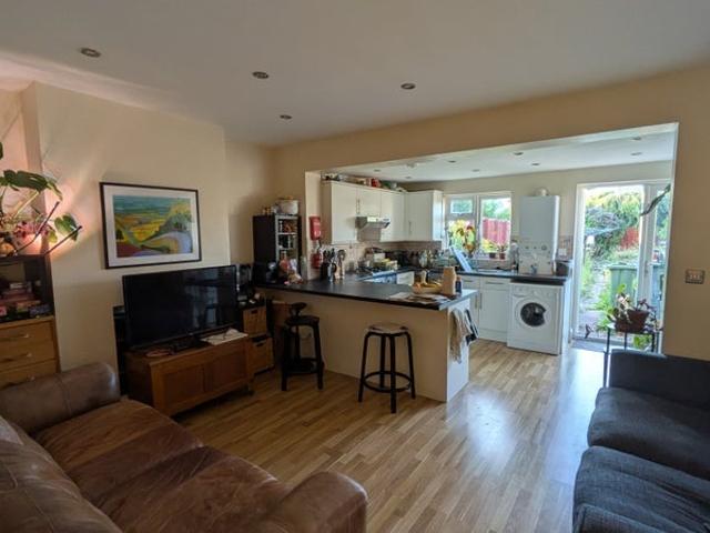 Room at Melbourne Road, Bristol