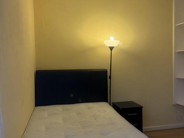 Room at Mellitus Street, Greater London
