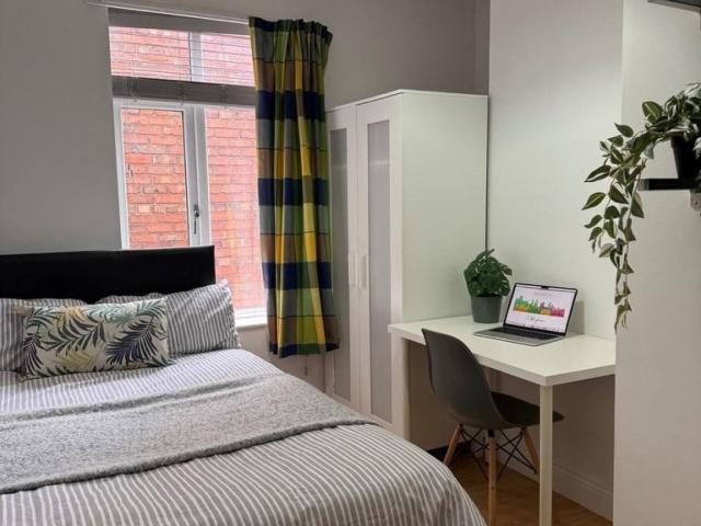 Room at Melton Road, Nottingham