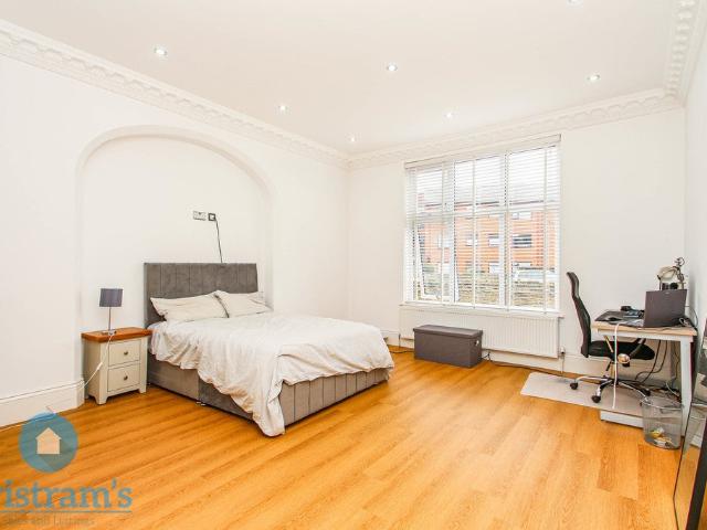 Room at Melton Road, Nottingham