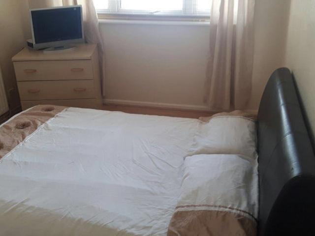 Room at Mendip Close, Slough