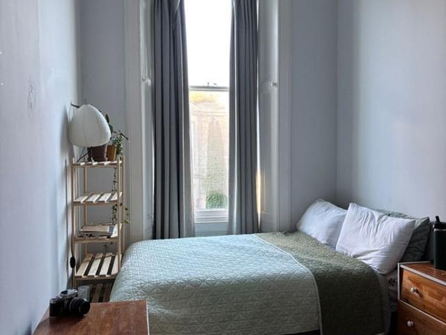 Room at Mentone Terrace, City of Edinburgh