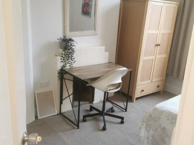 Room at Merbury Close, Greater London