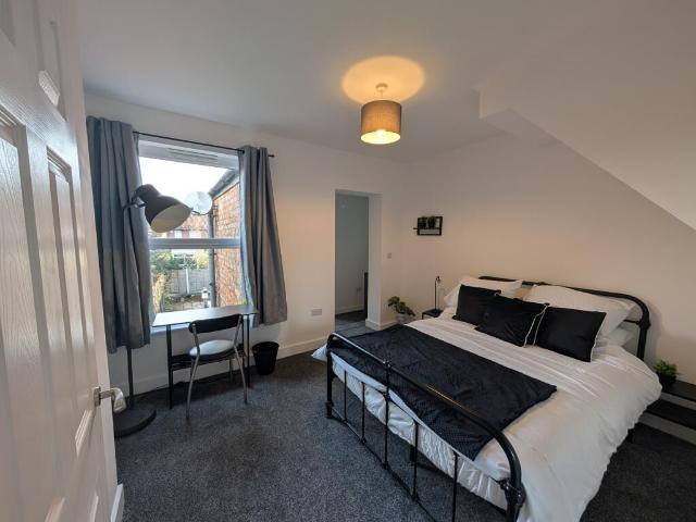 Room at Merchant Street, Derby