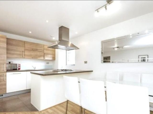 Room at Merchant Street, Greater London