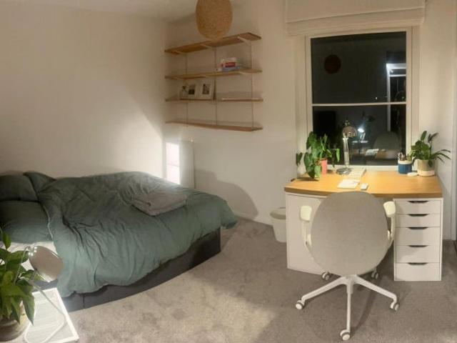 Room at Merchant's Quay, Bristol