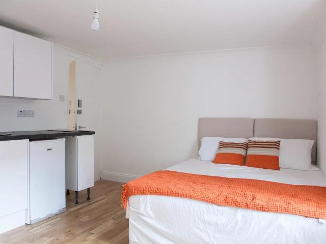 Room at Mercia Grove, Greater London