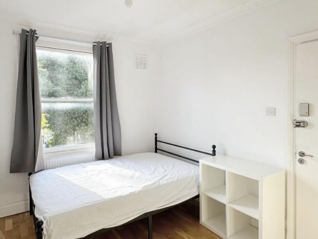 Room at Mercia Grove, Greater London