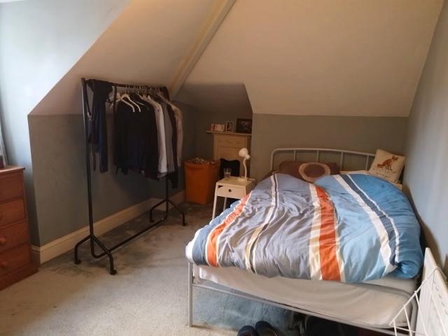 Room at Meridian Road, Bristol