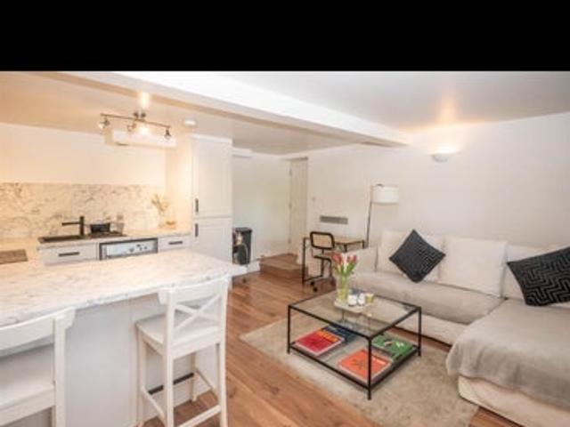 Room at Merrymeade Chase, Brentwood