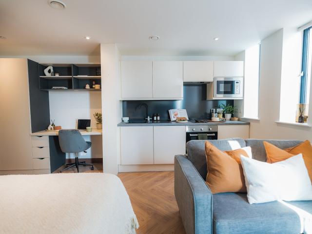 Room at Merrion Street, Leeds