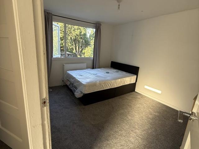 Room at Merseybank Avenue, Manchester