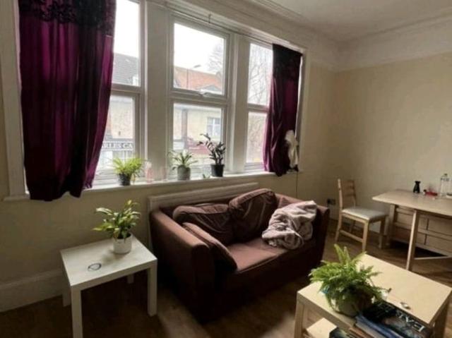 Room at Merton High Street, Greater London