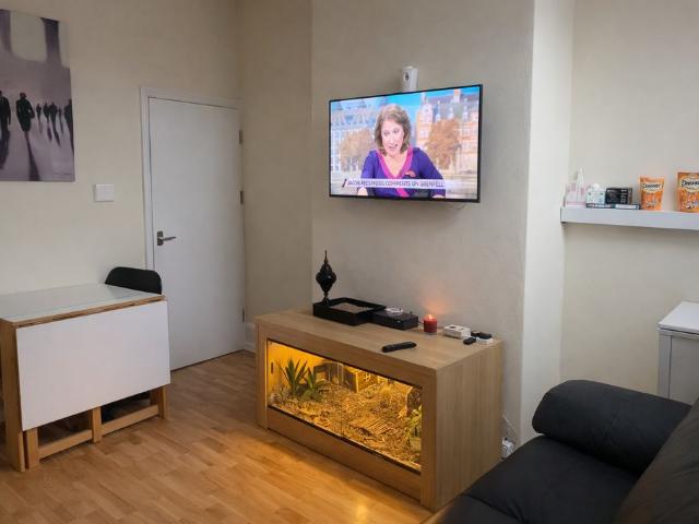 Room at Mettham Street, Nottingham