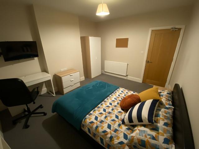 Room at Mettham Street, Nottingham