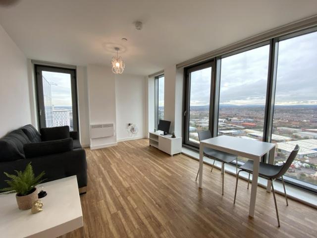 Room at Michigan Avenue, Salford