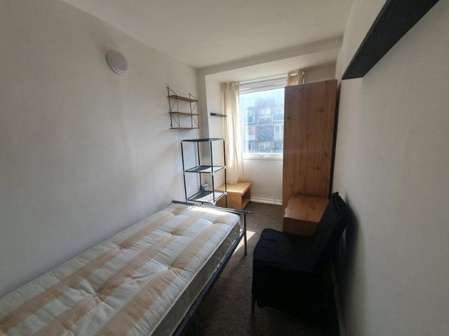 Room at Middle Hay View, Sheffield