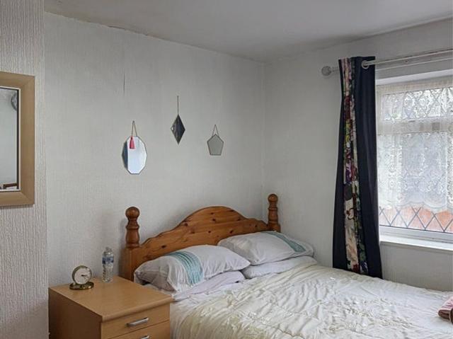 Room at Middlepark Road, Brierley Hill