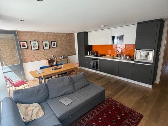 Room at Middlesex Street, Greater London