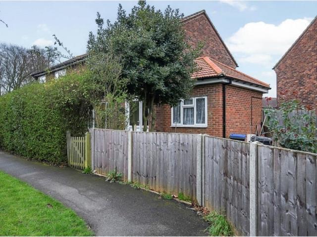 Room at Middleton Road, Greater London
