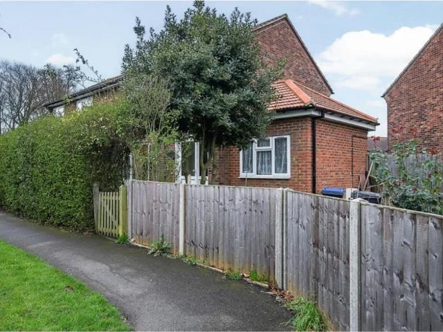 Room at Middleton Road, Greater London