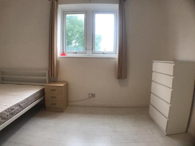 Room at Middleton Street, Greater London