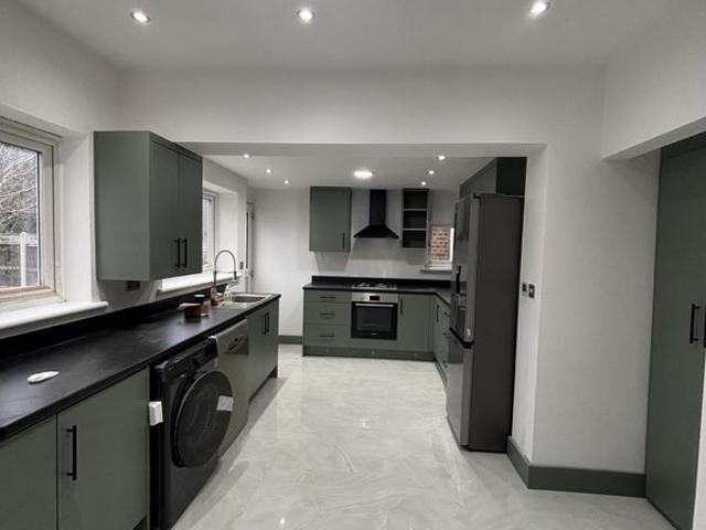Room at Midfield Way, Greater London
