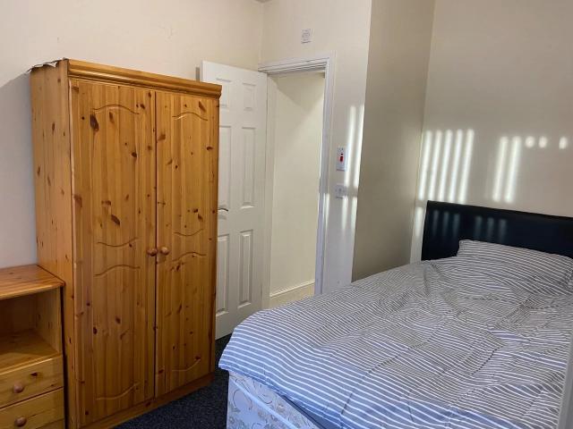 Room at Milner Road, Birmingham