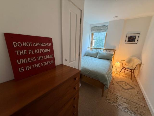 Room at Milcote Street, Greater London