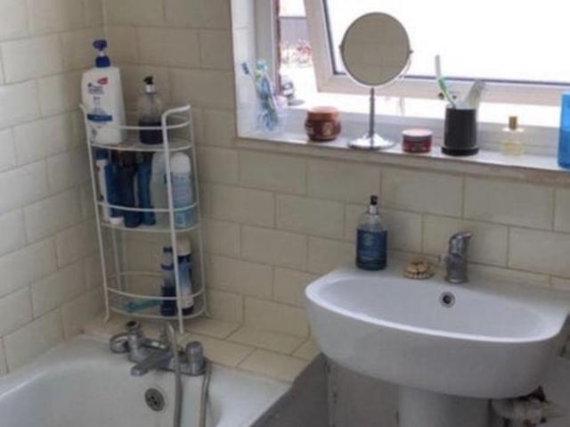Room at Mile End Road, Greater London