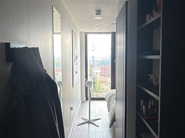 Room at Miles Street, Greater London