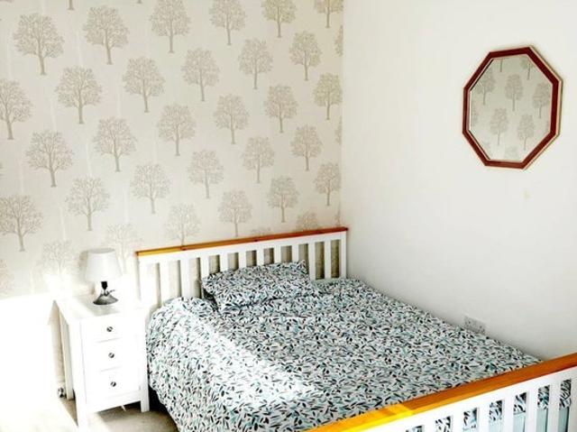 Room at Milestone Road, Harlow