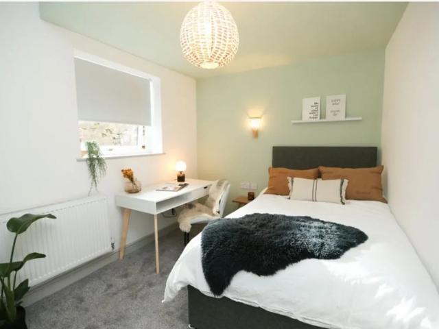 Room at Milford Street, Salford