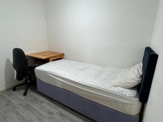 Room at Mill Court, Rutherglen