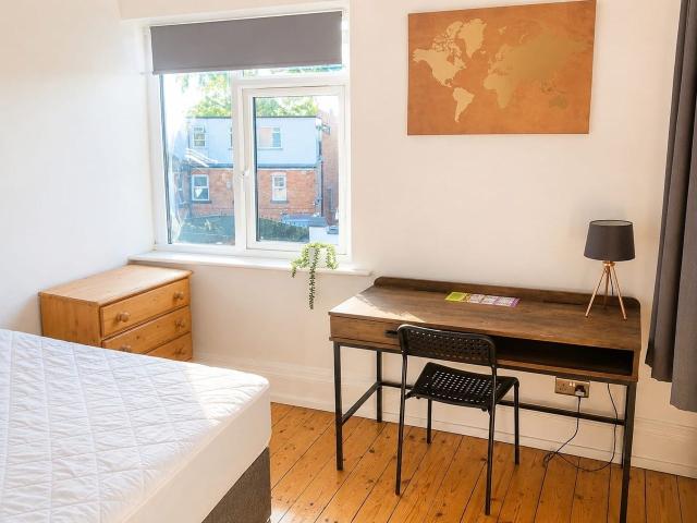 Room at Mill Hill Lane, Derby