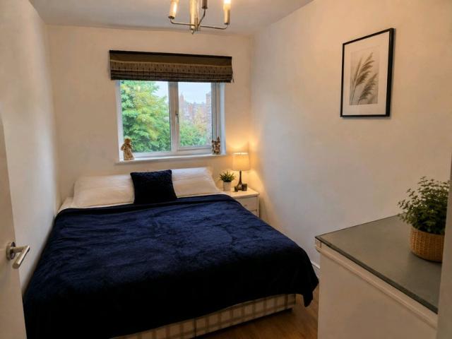 Room at Mill Lane, Liverpool