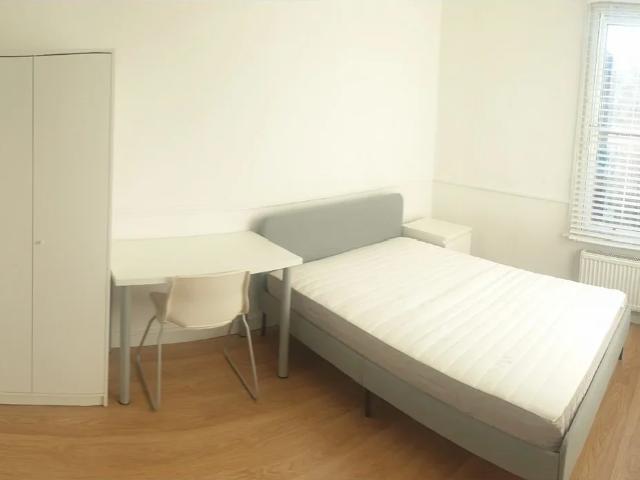 Room at Mill Street, Bedford