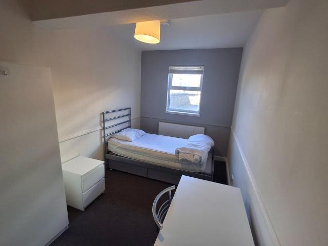 Room at Mill Street, Bedford