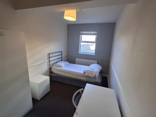 Room at Mill Street, Bedford
